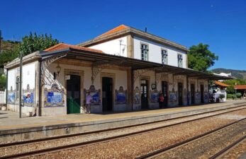 A Douro Valley Steam Train Journey and River Cruise